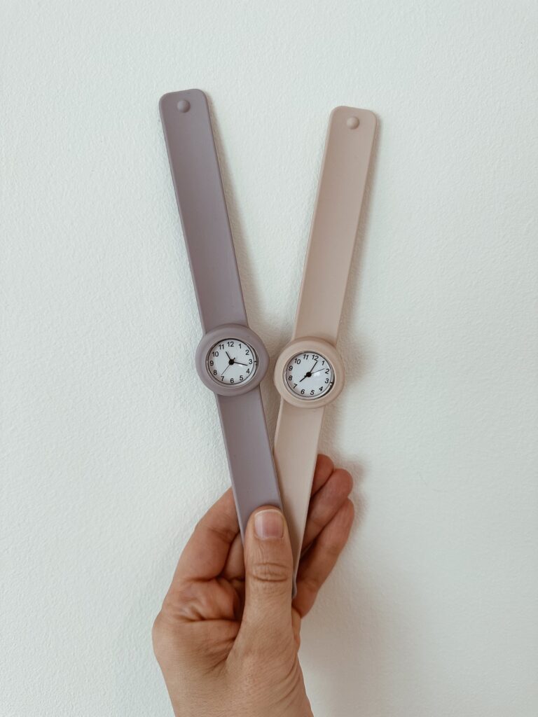 Choosing Your Slap Bracelet Watch: Key Specs to Compare in 2025